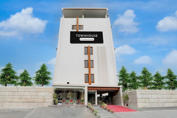 Townhouse Sri Padmavati Ammavaari Temple Formerly Hotel Rama Grand - Tirupati