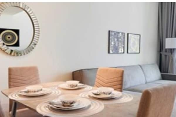 Luxury Dubai 2 Br Apt With Gym Parking & Pool - Sharjah