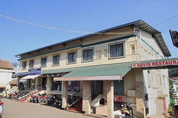 Super Townhouse Hills Palace - Ooty