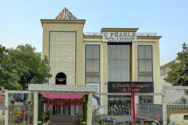 Super Townhouse Oak Hotel C Pearls - Delhi