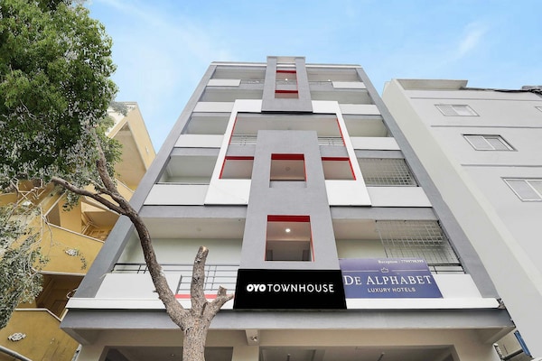Townhouse De Alphabet Hotel Kukatpally Nexus Mall - ハイデラバード