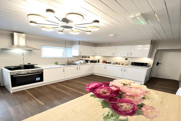 Compact Double Room - Pembroke Dock