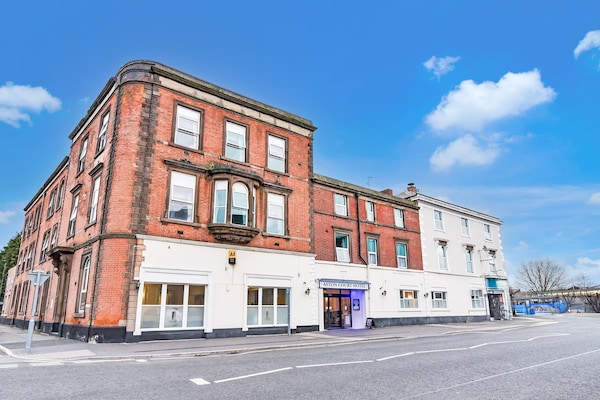 Deluxe Double Room - Derby, UK