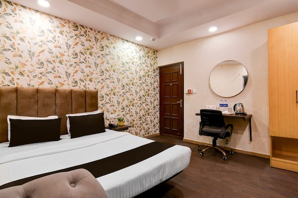 Super Â Townhouse Parkstreet Formerly Hotel Royal Garden - Calcutta