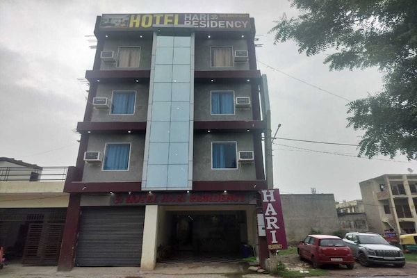 Hotel O Sector 52 Chandigarh Formerly Hari Residency - Chandigarh