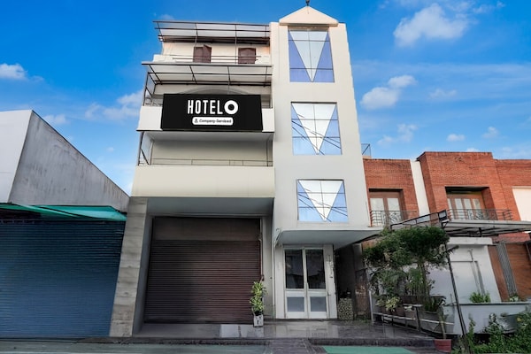 Hotel O Rudrapur Railway Junction Formerly Krish - Rudrapur