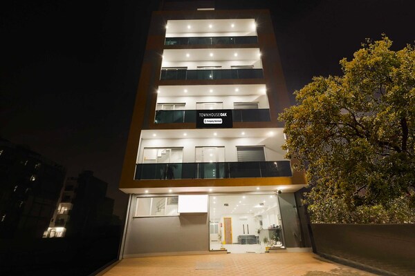 Townhouse Oak Sector 69 Gurgaon - グルガーオン