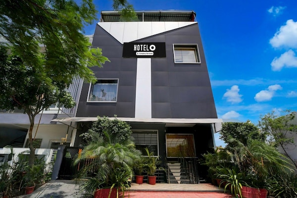 Hotel O Vrindavan Palace Colony - Indore