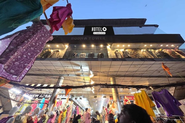 Hotel O Sector 18 Metro Station - Noida