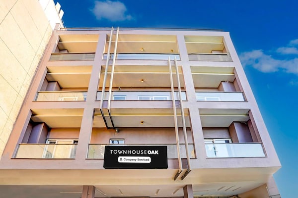 Townhouse Oak Pitampura West Enclave - Delhi