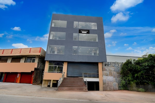 Super Townhouse Cherlapally Bus Terminal Formerly Hotel Chakripuram - Hyderabad