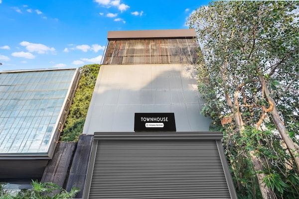 Townhouse Yashobhoomi Formerly Hotel Grand Tashree - Delhi