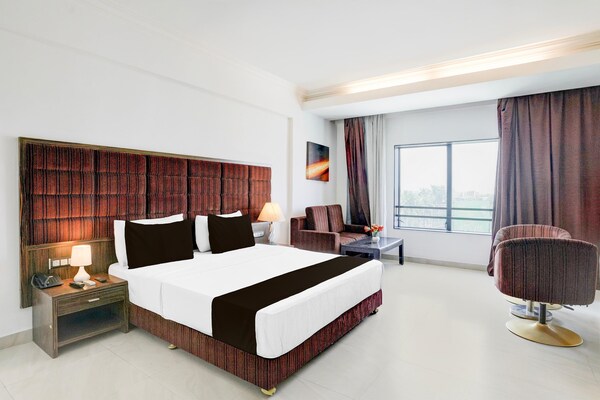Super Townhouse Bharuch Near Railway Station Formerly Hotel Kohinoor - グジャラート