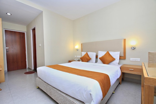 Super Townhouse Hills Palace - Ooty