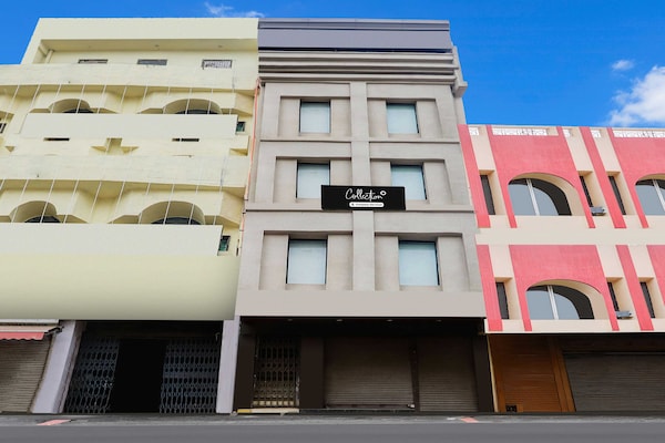 Collection O Vivekanand Marg - Prayagraj