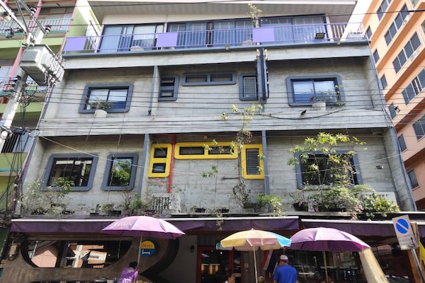 Solo Retreat In Style Standard Single Stay - Bangkok