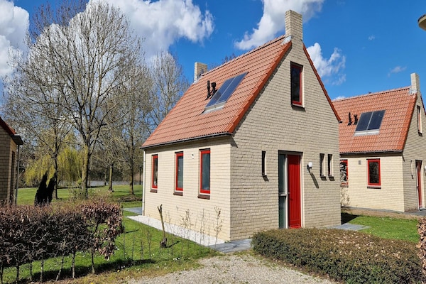 6 - Persons Lakeside Child-friendly Bungalow - Wijchen