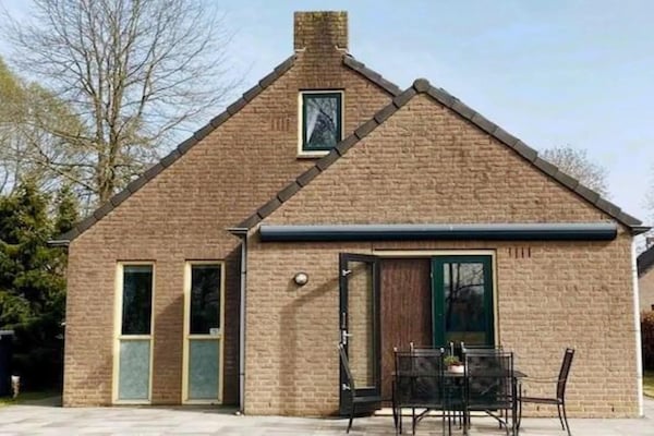 6 - Person Forest Pet & Family Bungalow - Wijchen