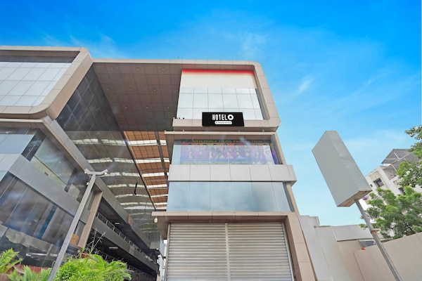 Hotel O Ugat Canal Surat Formerly Royal Orbit - Surat