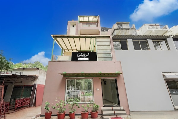 Collection O Sachivalaya Metro Station Gandhinagar Formerly Hotel Ghunghat Inn - Gandhinagar