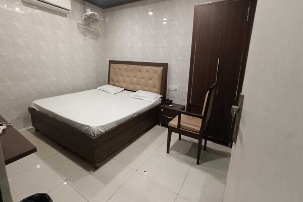 Hotel O Ludhiana Railway Junction Formerly Act - Ludhiana