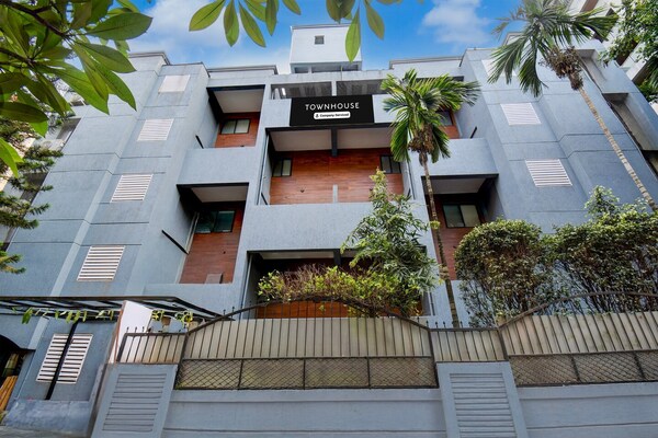 Townhouse Viman Nagar Business Stay Formerly Silver Crest - Pune