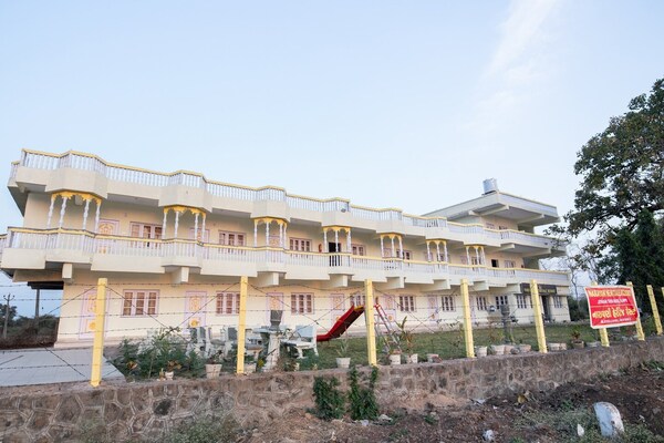 Hotel O Statue Of Unity Rajpipla Formerly Narayani Heritage Resort - Rajpipla