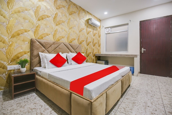 Collection O Neopolis Mall Ludhiana Formerly Silver Sky -