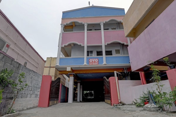 Collection O Velachery Railway Junction Formerly Vijay Guest House - Chennai