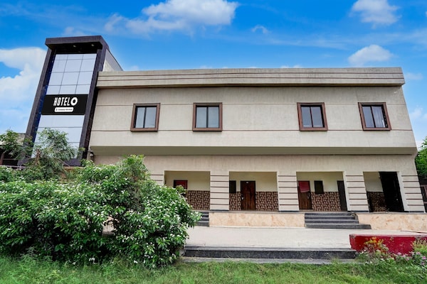Hotel O Yamuna Riverview Formerly Swyamwar Resort - Mathura