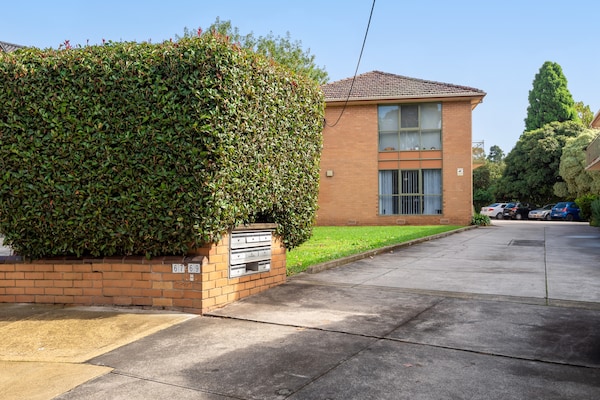 Comfy One-bedroom Unit Between City And Airport - Kensington