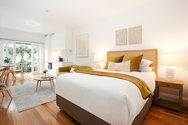 Leafy And Tranquil Inner West Studio Apartment - Sydney