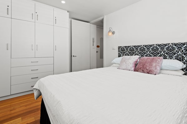 Convenient Apartment In Heart Of Carlton - 墨爾本