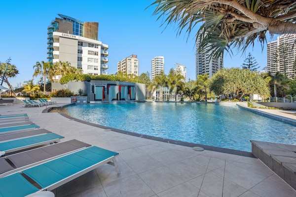 Oceanview 2-bed With Pool, Sauna, Gym & Parking - Surfers Paradise