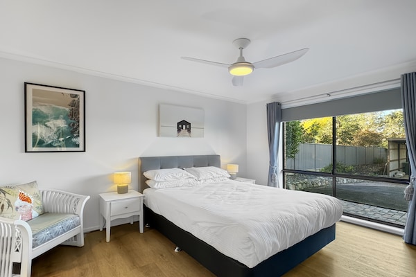 Pet-friendly Private Retreat With Large Backyard - Batemans Bay