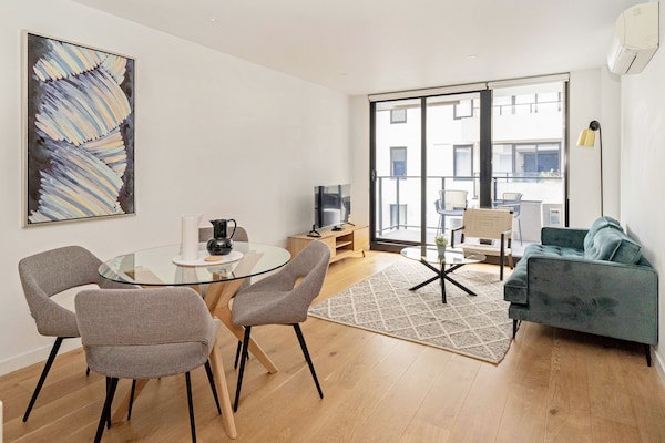 Idyllic 1-bed Near Popular Shopping Streets - Brunswick