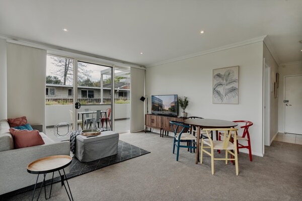 Peaceful 1-bed Apartment Close To Lonsdale St - Canberra