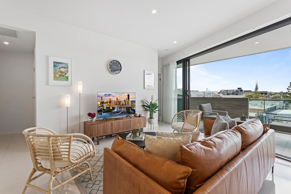 Gorgeous 3-bed Apartment With City Views - Brisbane