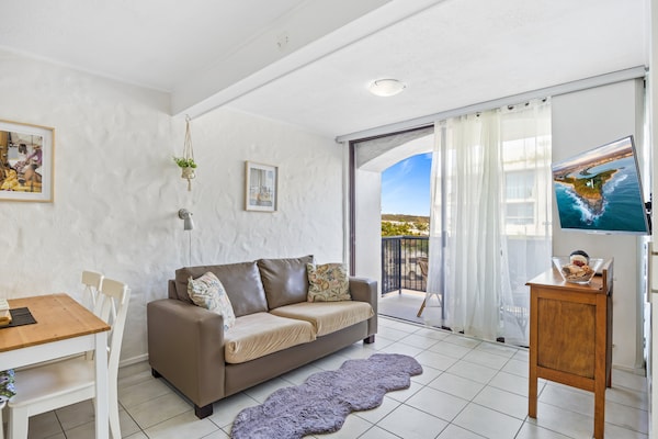 Great Location 1-bed With Pool - Maroochydore