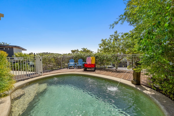 Spacious 4-bed Family Retreat With Pool - ノーサ・シャイア