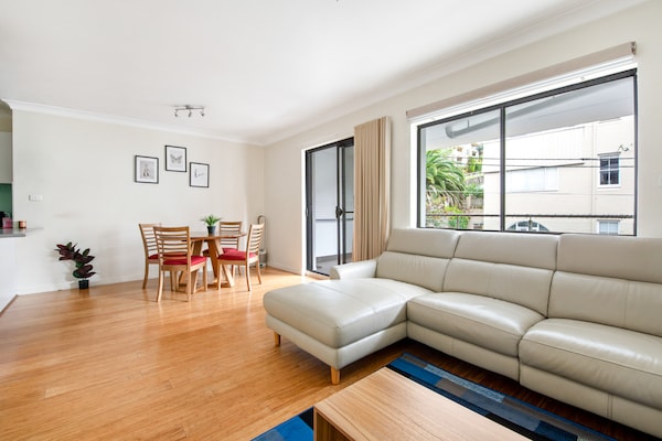 Lovely 2-bed With Balcony - Randwick