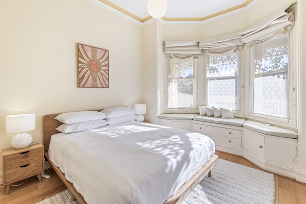 Gorgeous 2-bed Victorian Home In Artsy - Melbourne