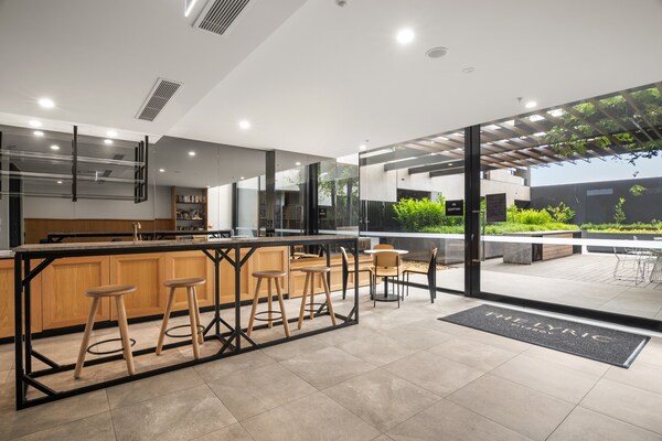 Bright 2-bed Apartment In Fitzroy’s Heart - Melbourne