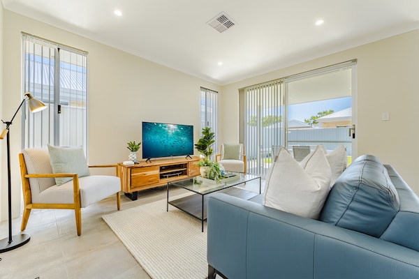 Bright & Airy 3-bed House Near Rockingham Beach - Rockingham