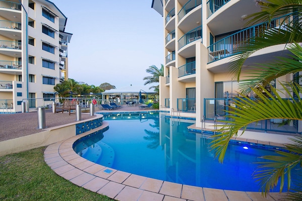 Beachside Retreat In Urangan Mantra Resort - Hervey Bay