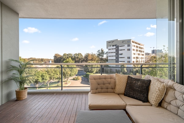 Bright 2-bed Apartment Near Wentworth Point Sights - Sydney