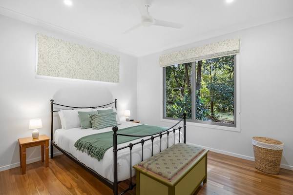 Quiet Ninderry Cottage With Peaceful Rural Outlook - Yandina