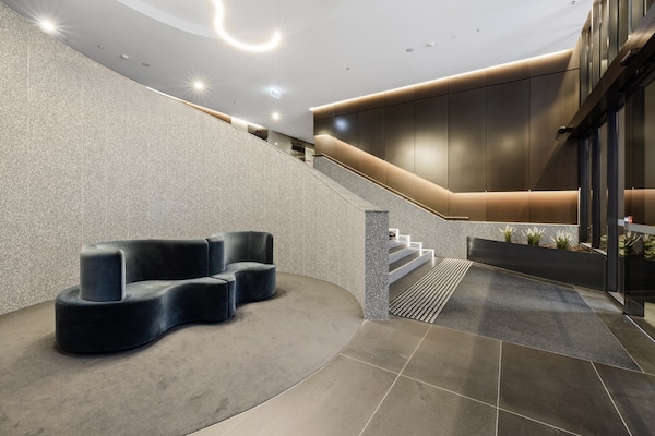 Bright 2-bed Flat With Cityside Charm - Melbourne