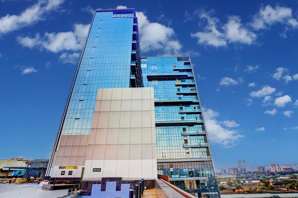 Duplex Sunday Family Suite With Two King Beds & Terrace - Gurugram