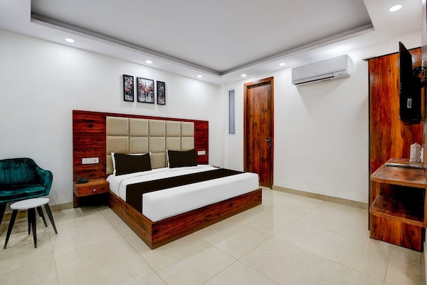 Collection O Hotel Evergreen - Faridabad